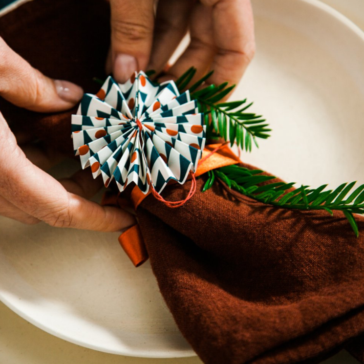 Ola Paper Craft Kit - Paper Rosette Garland – Kate Sheridan