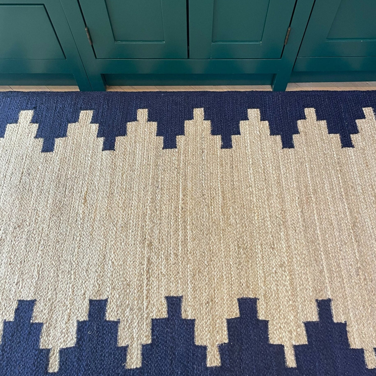 Natural Jute Navy Aztec Rug – Kate Sheridan